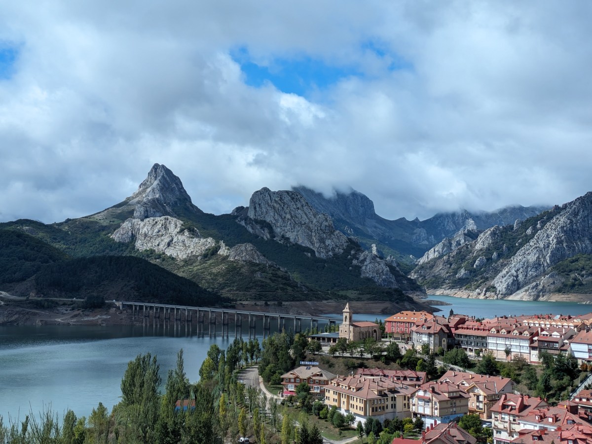 Riaño, a village that was submerged and reborn. – Our life in Spain